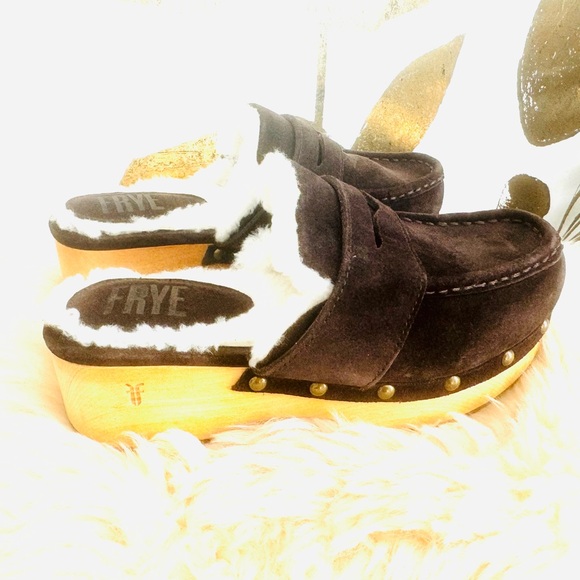 Frye | Shoes | New Frye Melody Shearling Suede Chocolate Wooden Clog ...